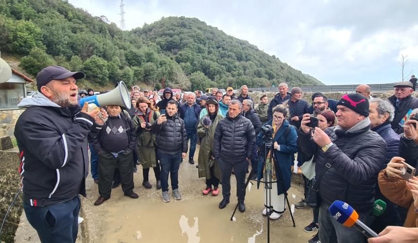 Protest on the Albanian Shushica River: Vjosa National Park in danger ...